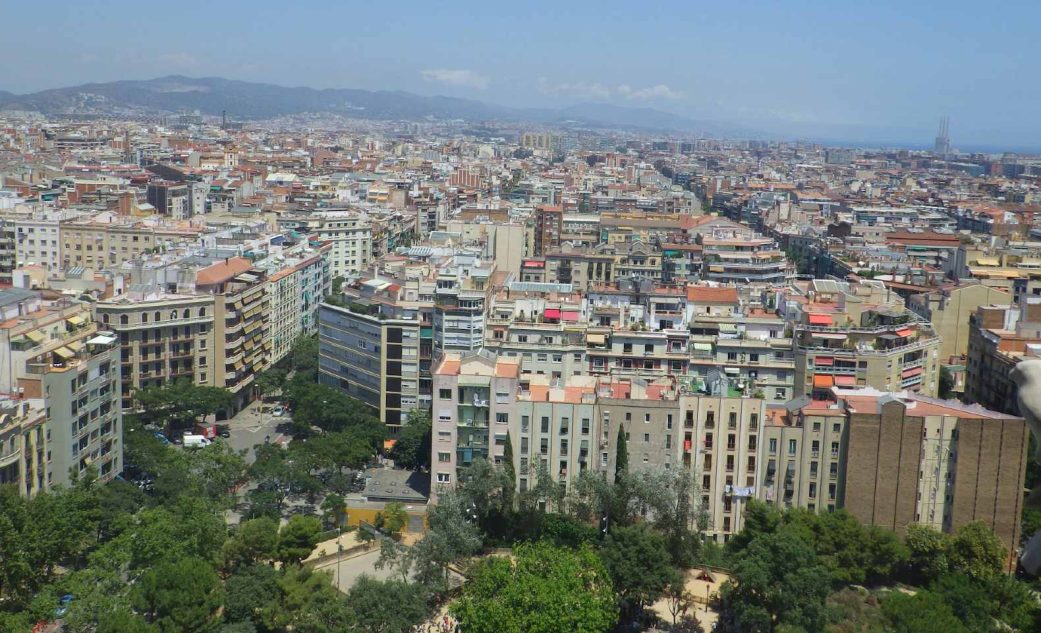 Which Sagrada Familia Tower is Better + Is It Worth It? 💰